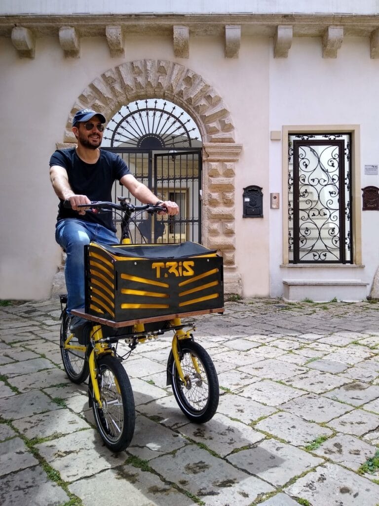 Bike with three wheels and 3 loading points. Cargo trike - TRIS BIKE