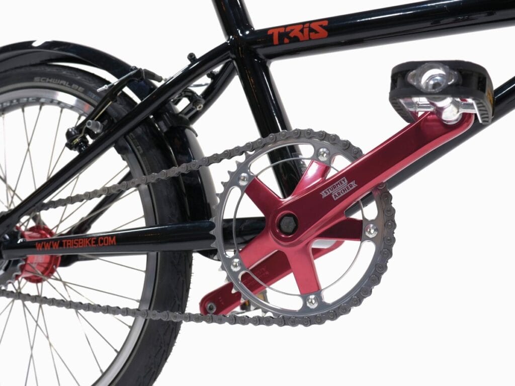 Tilting three wheeled bike: TRIS LIGHT, the tilting tricycle for adults